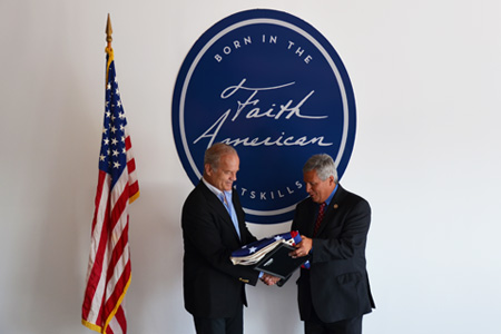 Kelsey Grammer receives an American flag from a State Senator | Faith ...